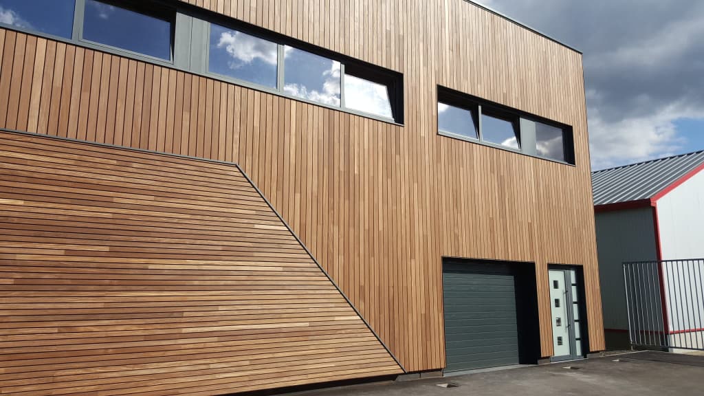 Wooden cladding - Invisible fixation for solid wood cladding - Siding