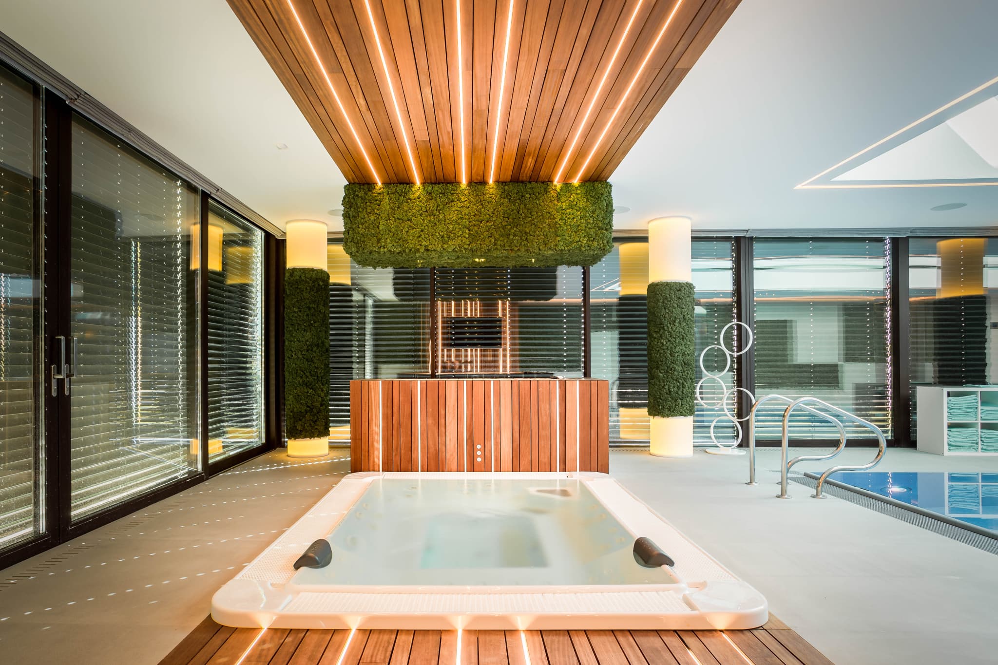 Wooden cladding - Invisible fixation for solid wood cladding - Siding