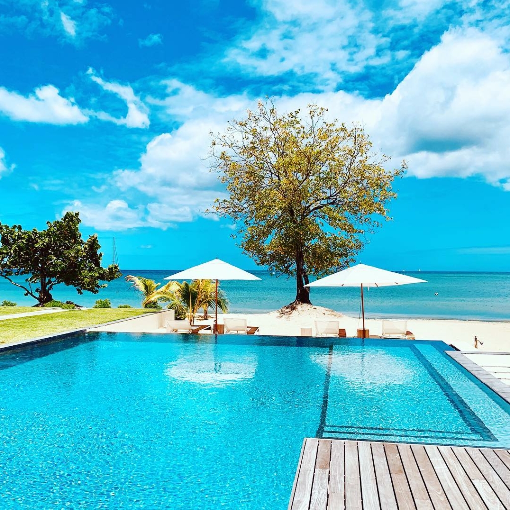 4000m² de Terrasse en bois en Teak + Ipé Softline pour l'hôtel ...