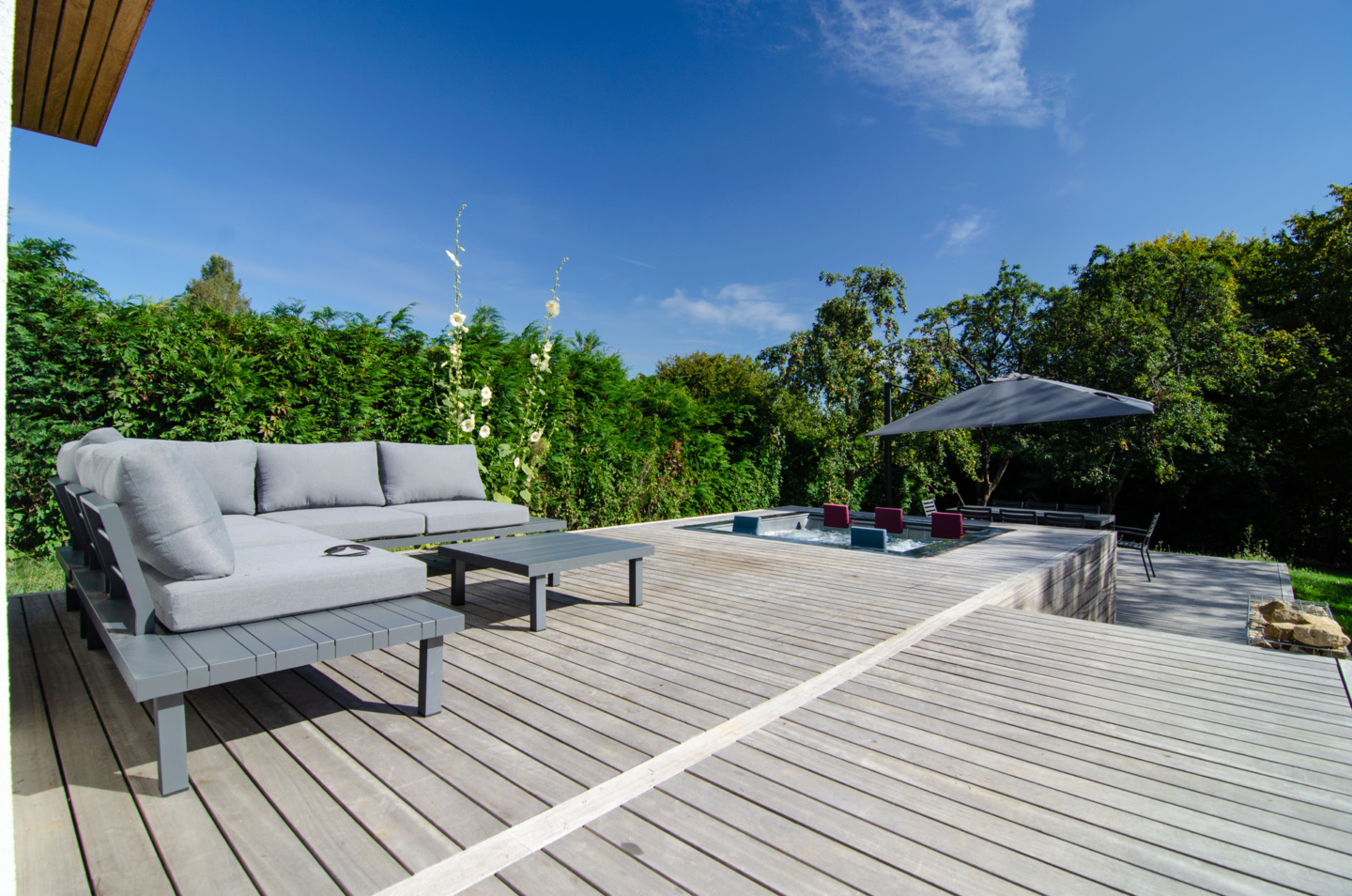 Jolie terrasse en padouk grisée au luxembourg ! · Vetedy