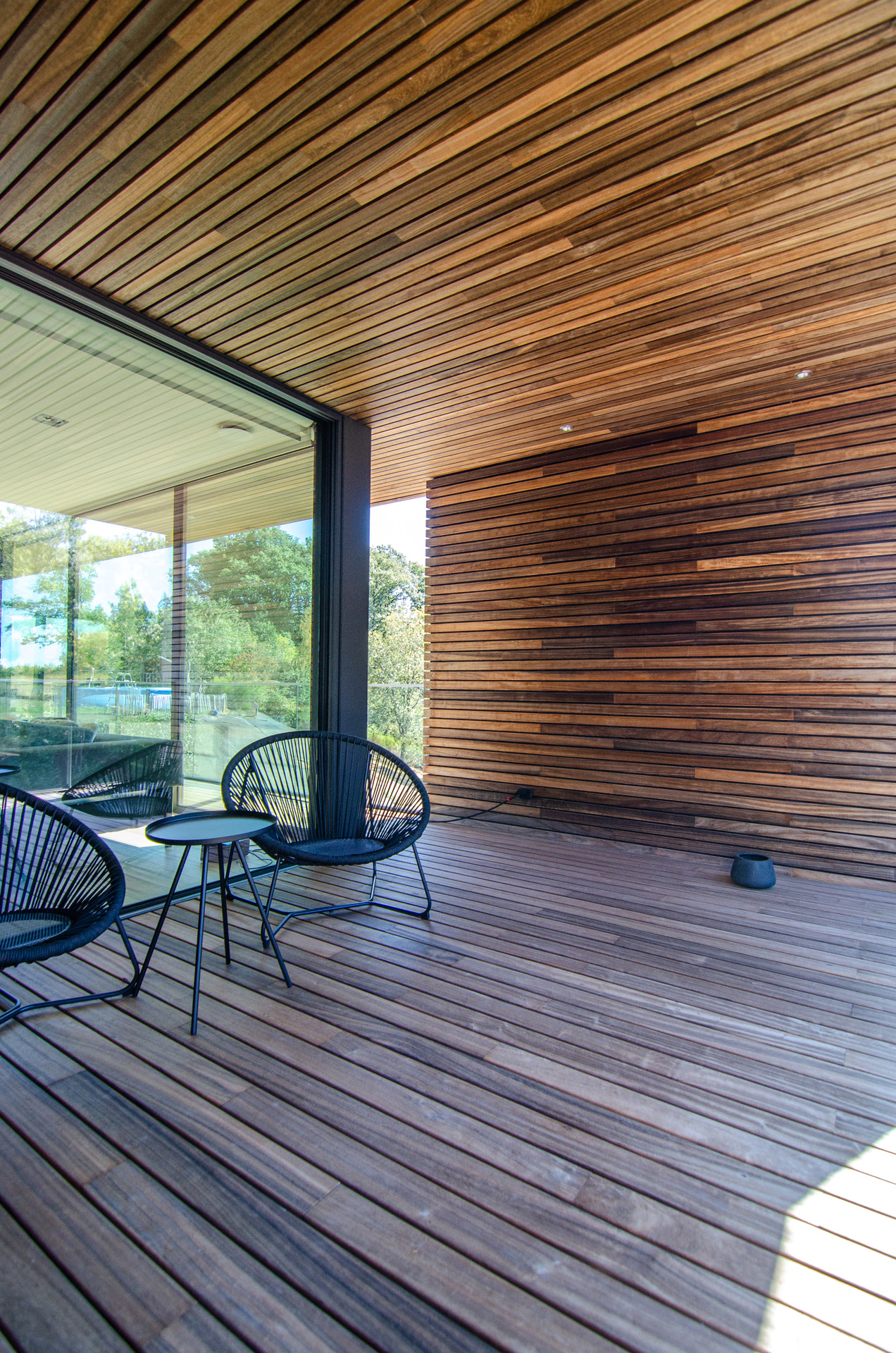 Bardage Padouk avec système Techniclic pour cette maison moderne par ...