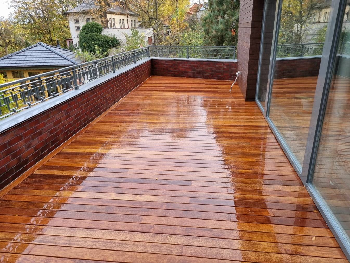 Terrasse Softline en Merbau par Doremus.lt · Vetedy