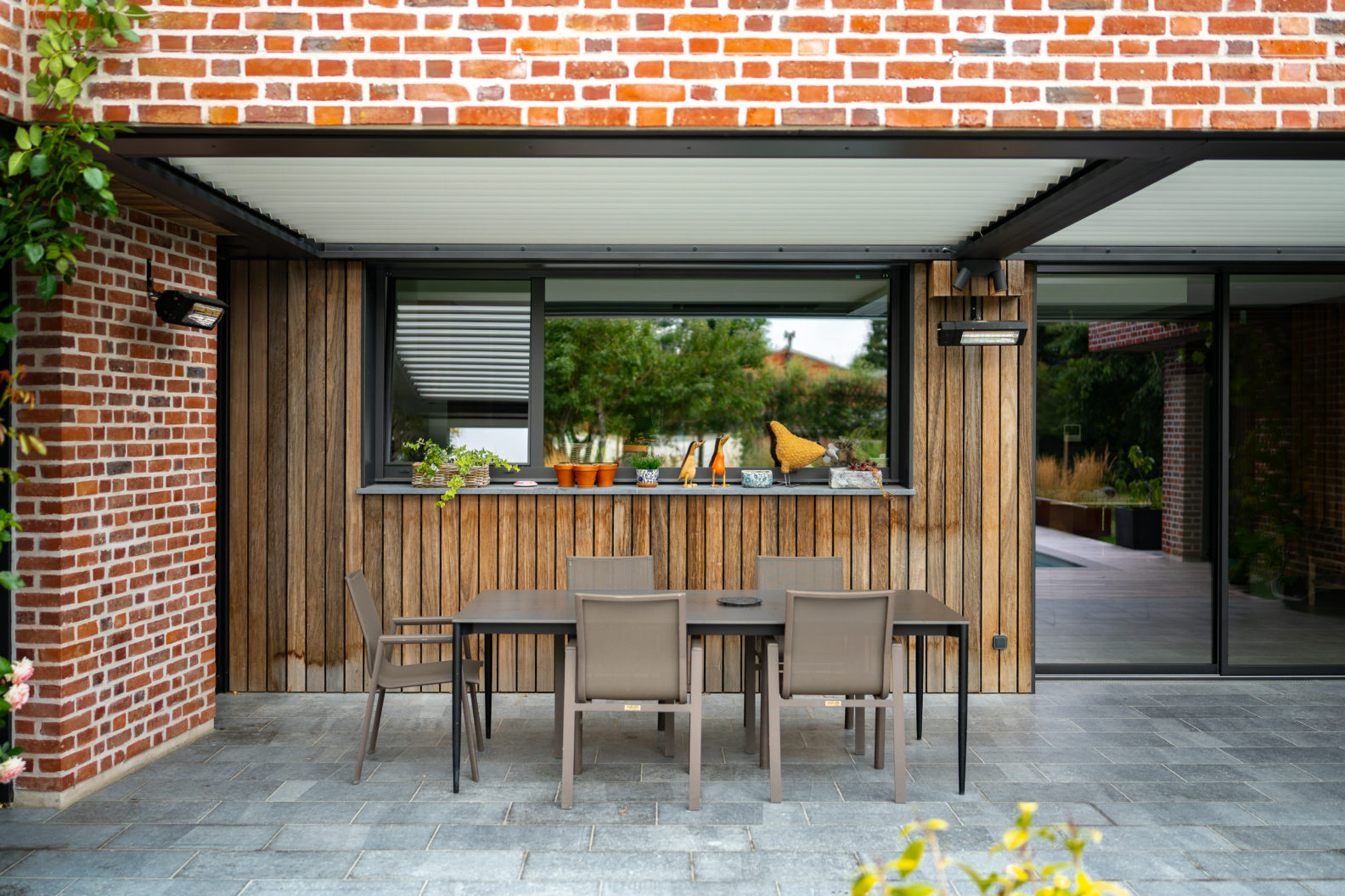 Kontext Architectes / ECA project: Vetedy padouk in all its states · Vetedy