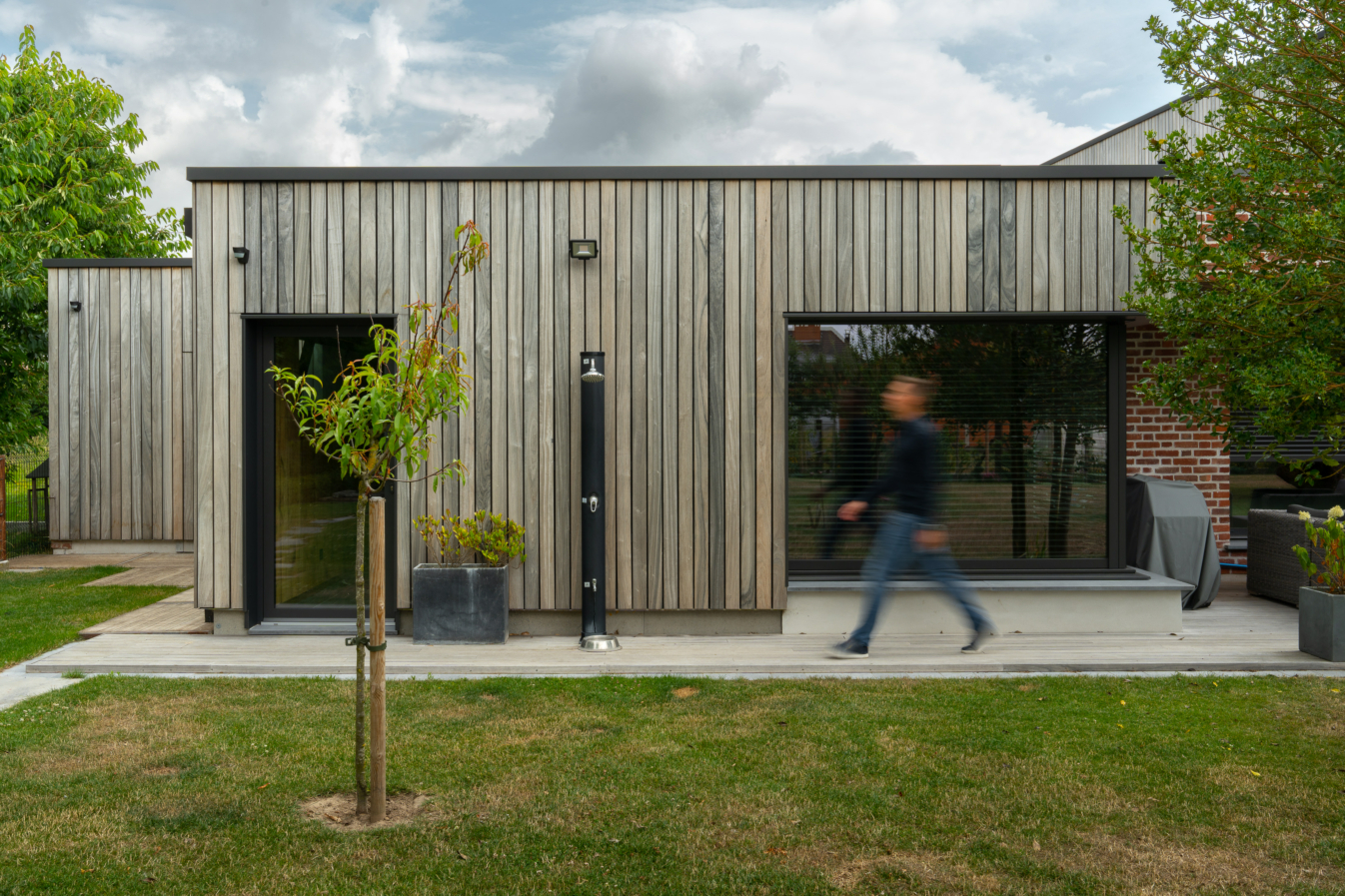 Kontext Architectes / ECA project: Vetedy padouk in all its states · Vetedy